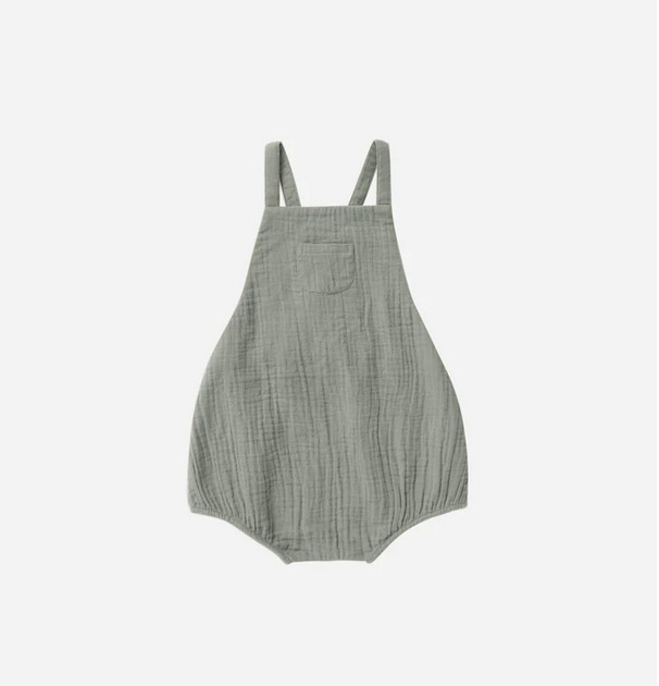 Six Month Baby Photo Outfits - Beth Miga Photography